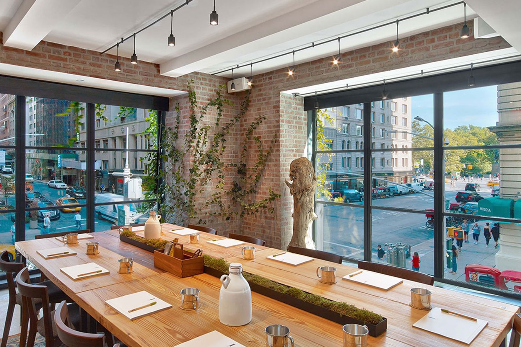 Custom Restaurant Furniture for the Luxury Venue