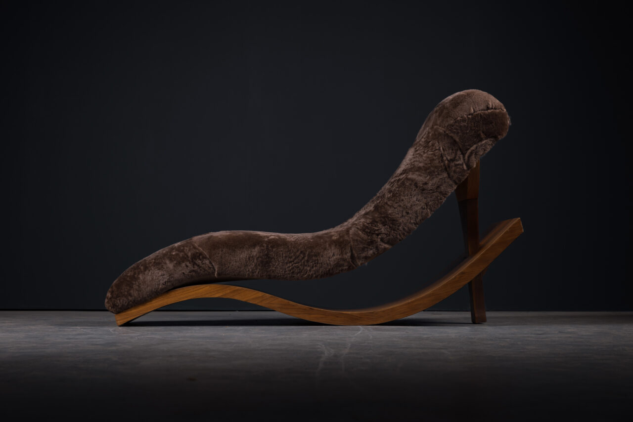 Wave – Luxury Chaise Lounge by SENTIENT