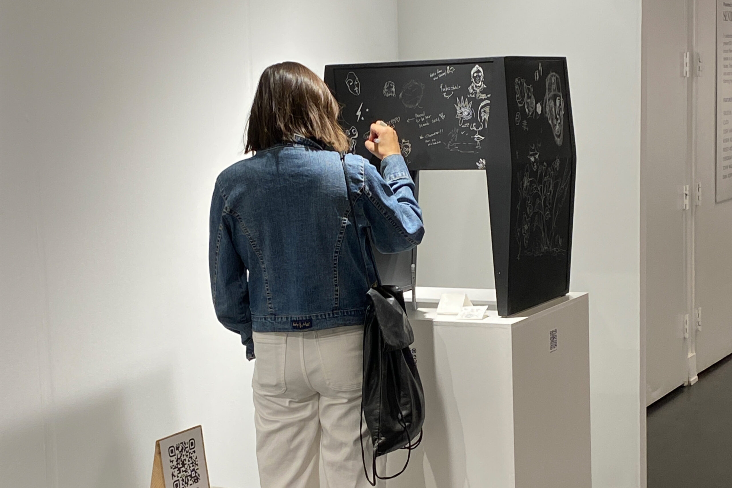 SENTIENT's Sapience Chair | A Canvas for Collaboration