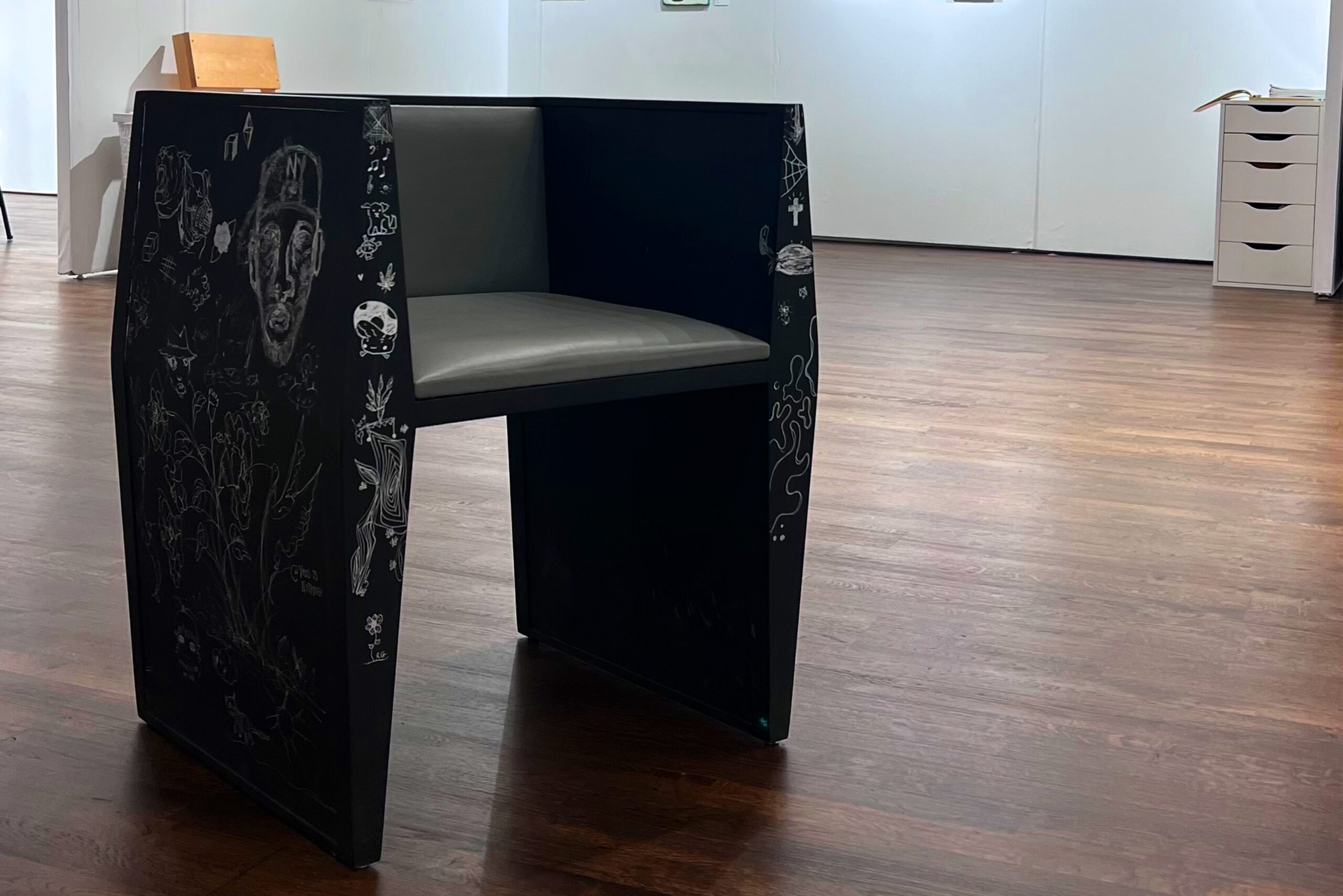 SENTIENT's Sapience Chair | A Canvas for Collaboration